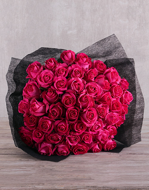 Shades of Cerise Rose Bouquet – 600Flora